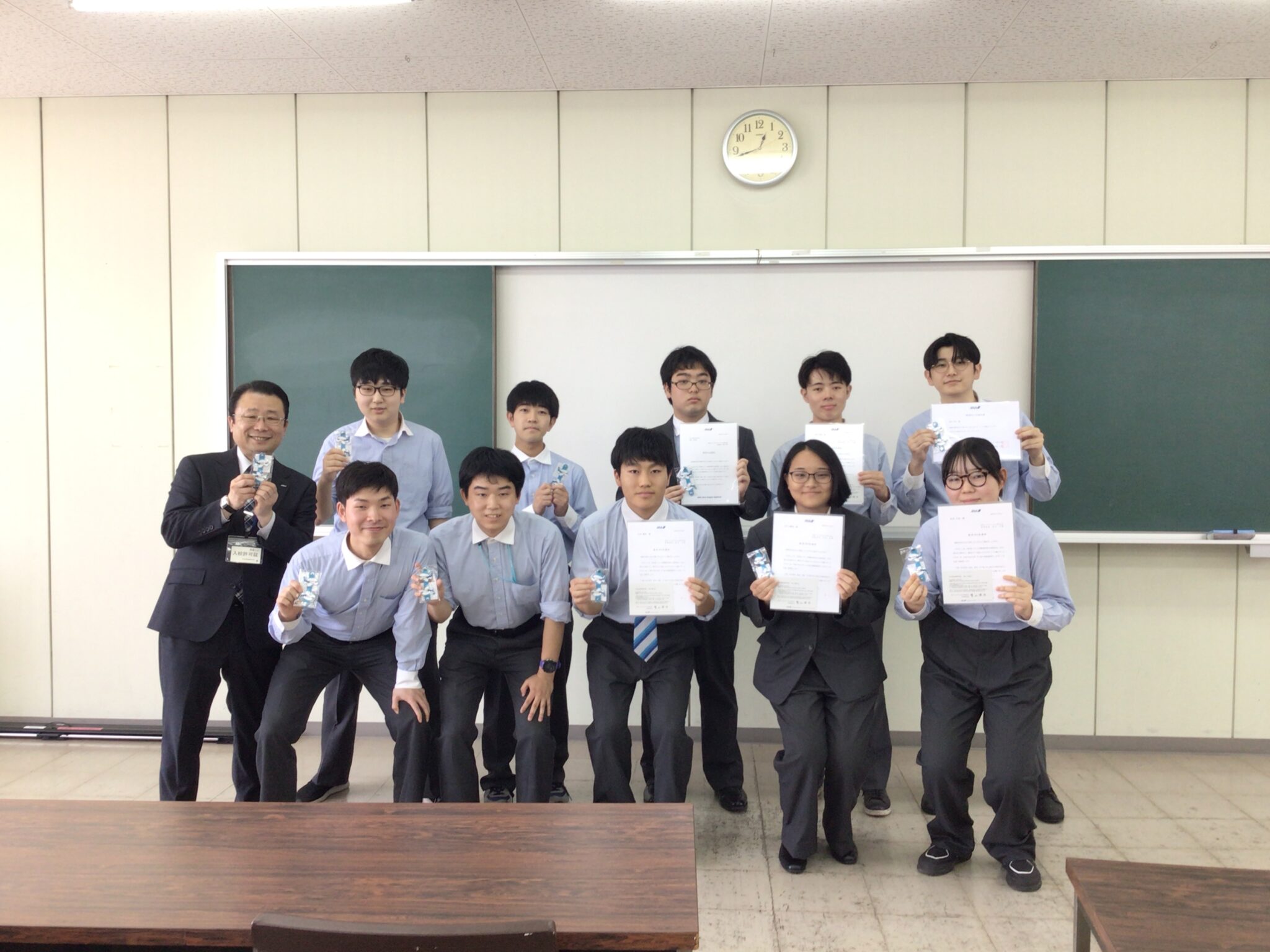 e.TEAM ANAによる内々定通知書授与式を実施しました。 | 中日本航空専門学校-cna